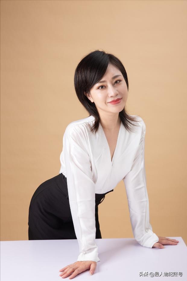 Caring for the old American lady for 13 years and inheriting all the ...