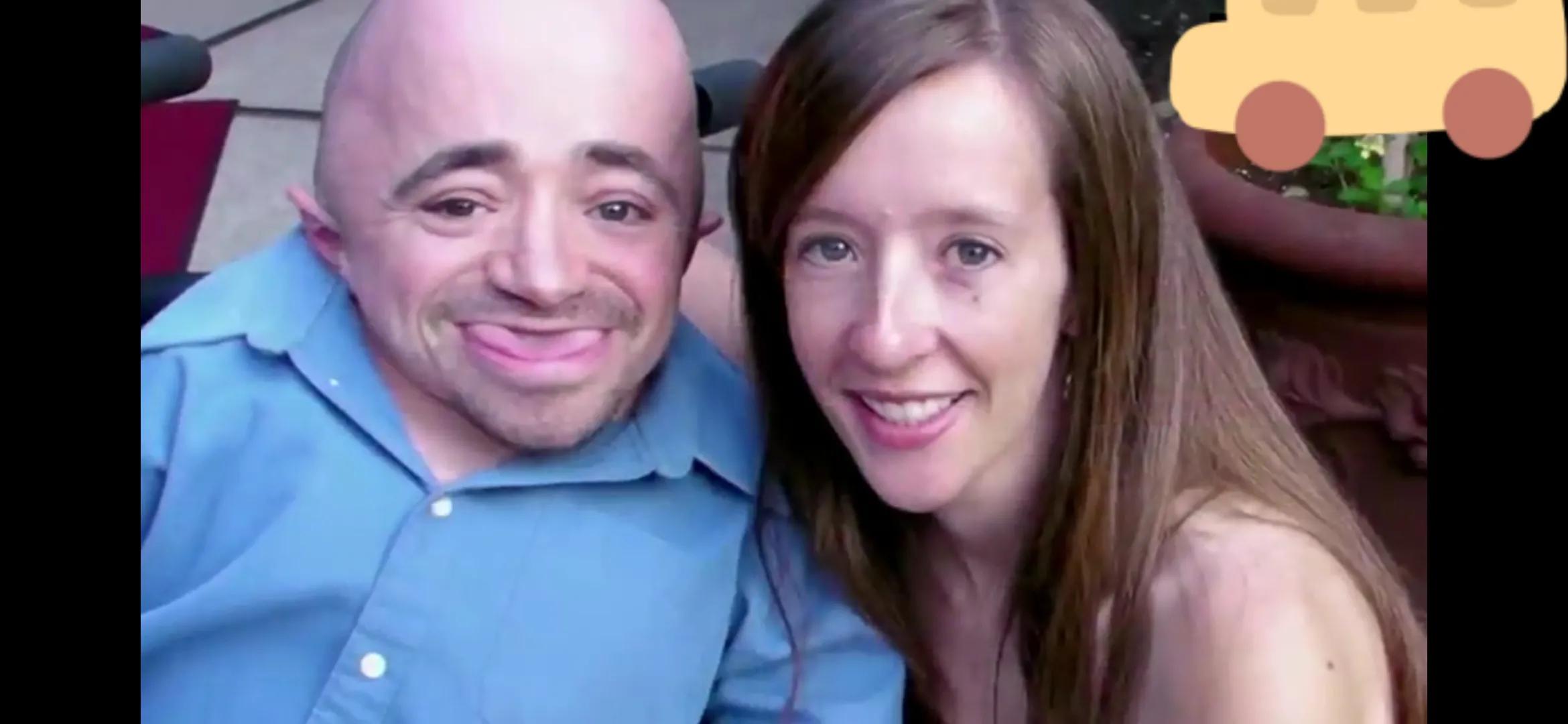 A beautiful foreign woman married a dwarf man who is only 85 cm tall ...