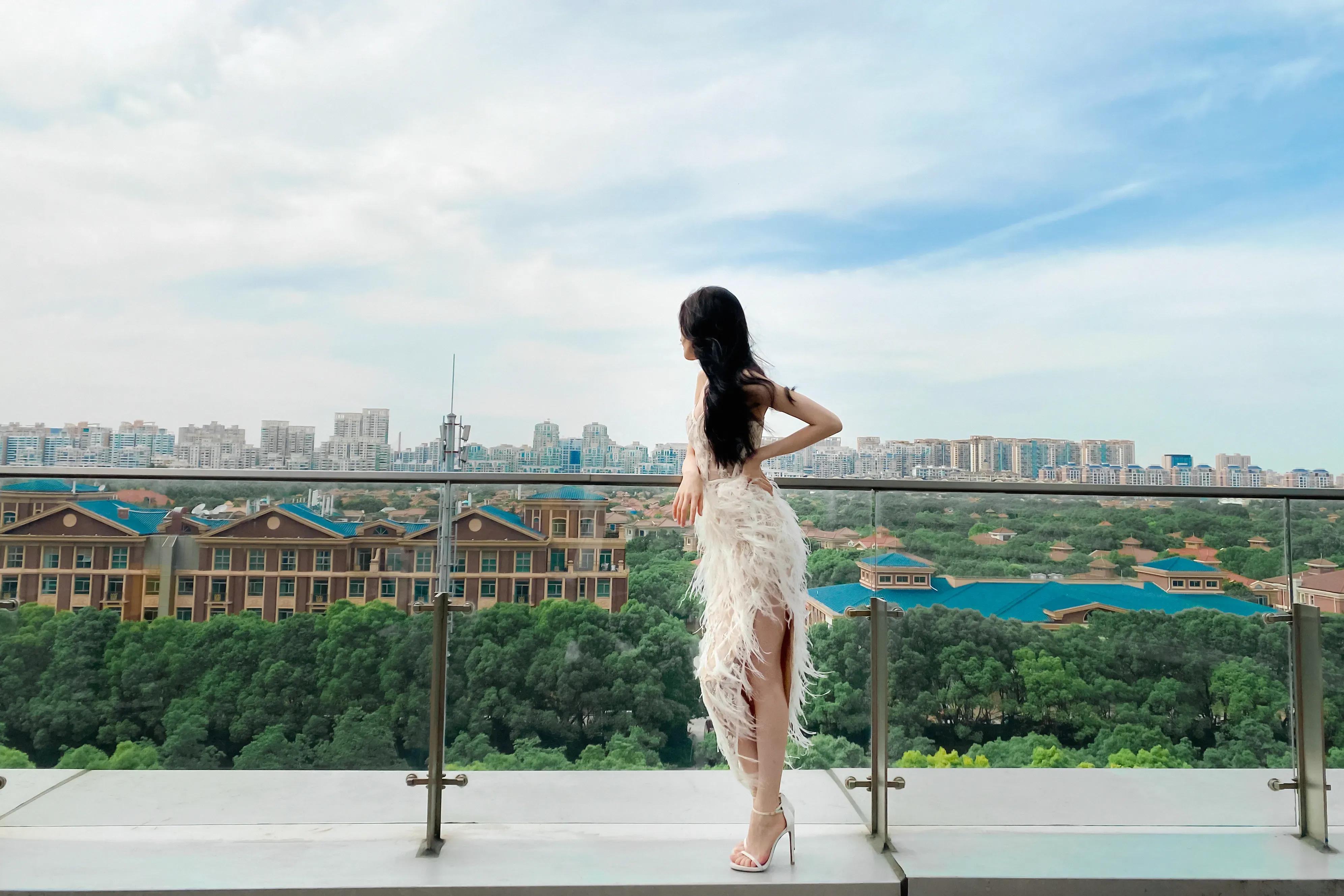 Di Lieba beautiful legs - iMedia