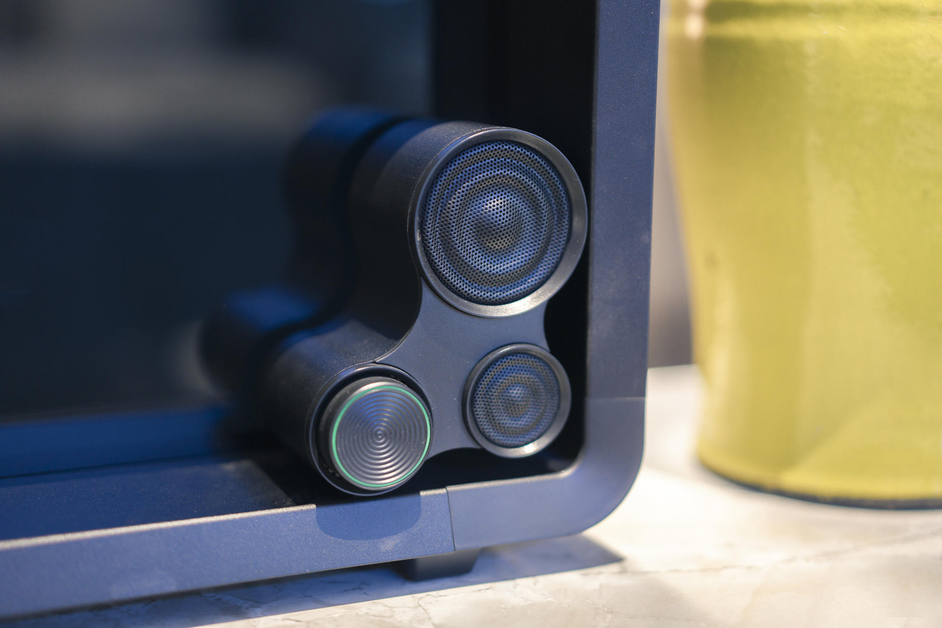 Lyiew floating lyrics Bluetooth speaker experience: both a speaker and ...