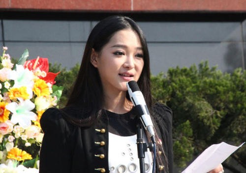 He Zhuoyan's new drama started, and he participated in the same show ...