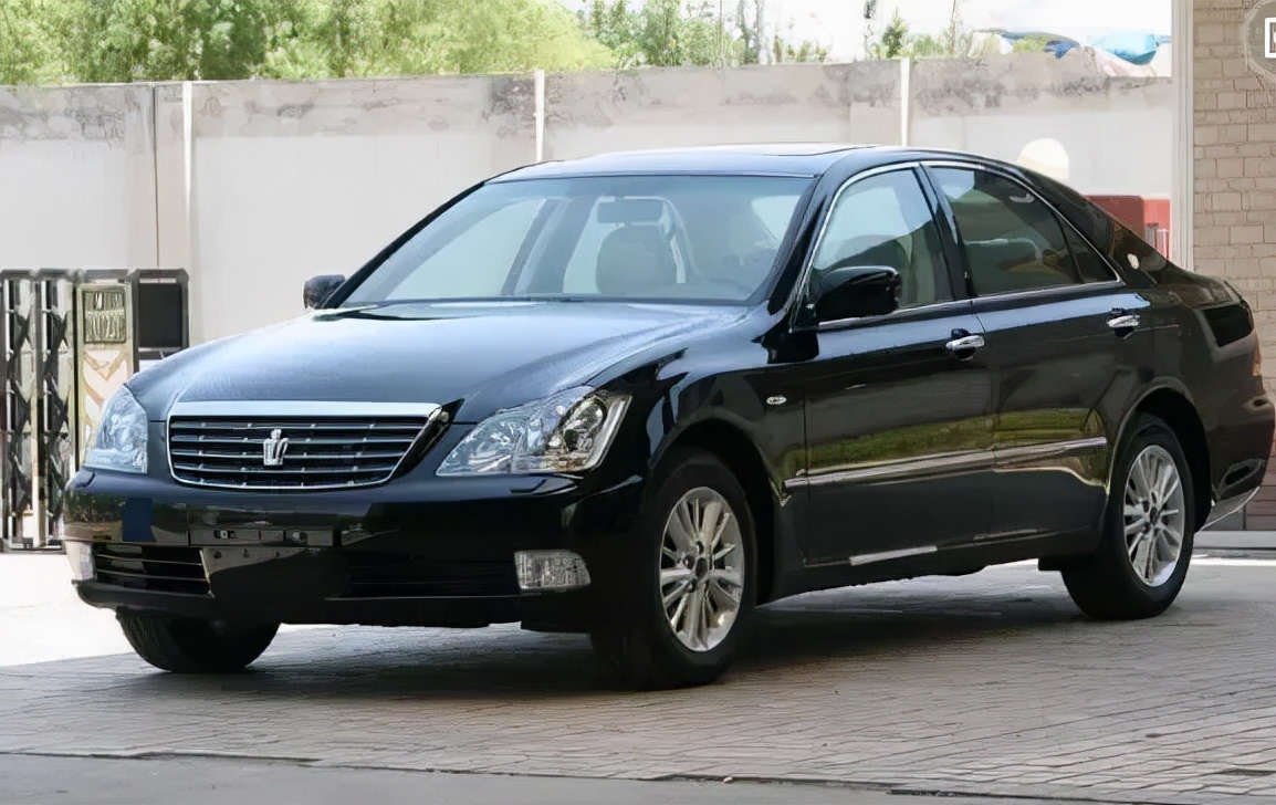 The 4 most suitable cars for a 30-year-old man - iMedia