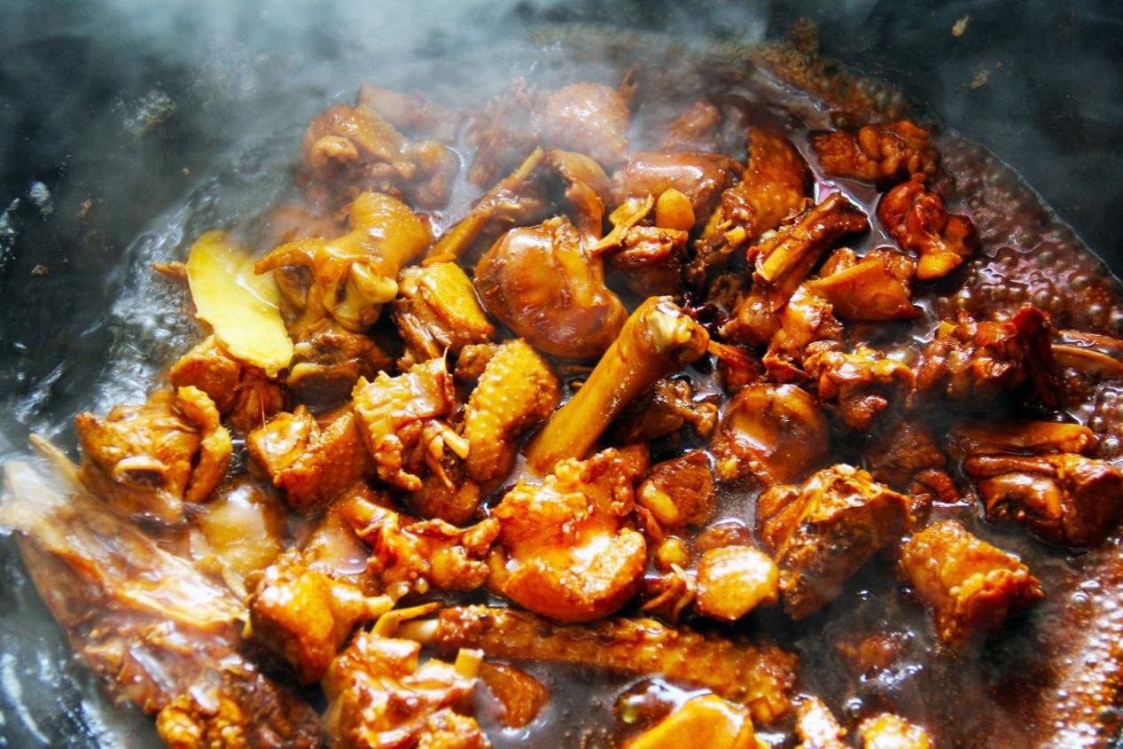 Big goose stewed in iron pot, it is suitable to eat on snowy days. It ...