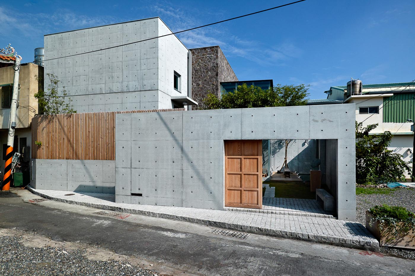 Do you know fair-faced concrete buildings?It seems mediocre, but the ...