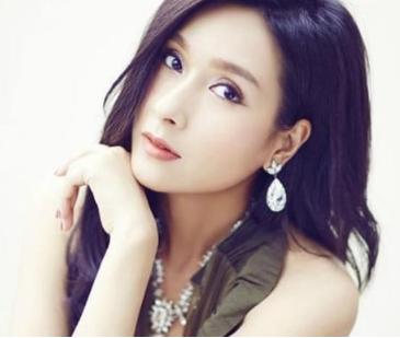 Yang Gongru, who was slapped in public by his wife, and her gossip ...