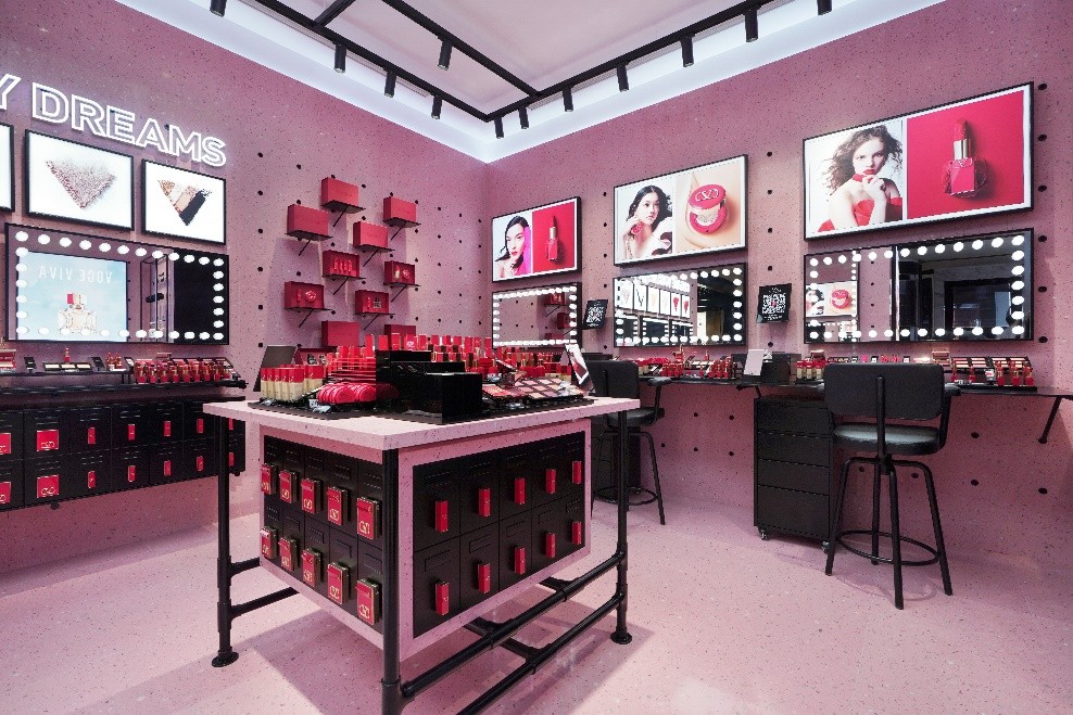 Valentino Beauty's first offline boutique in Hangzhou landed in Wulin ...