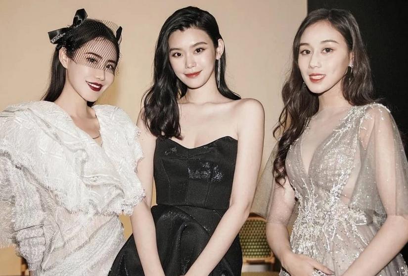 He Youjun booked a birthday party for his sister, He Chaoxin is the ...