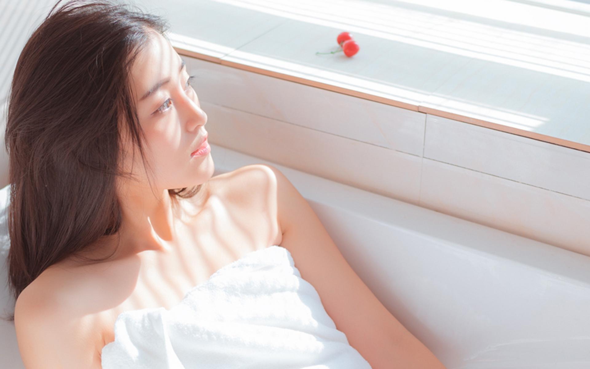 White skin, beautiful and pure beauty innocent private room photo - iMedia