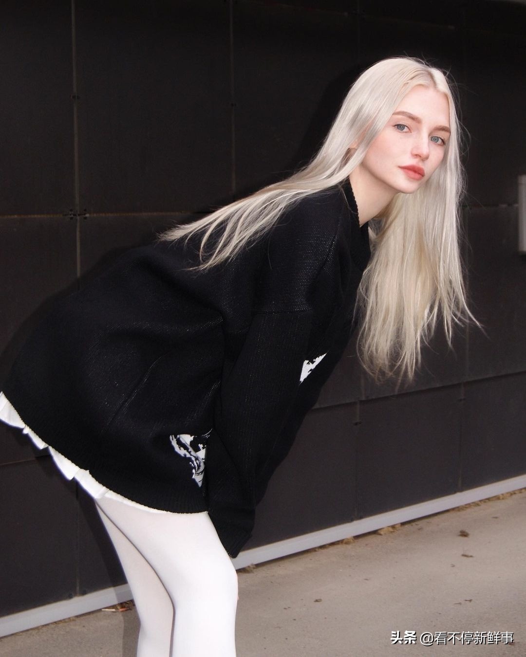 Who doesn't love beautiful women?Russian model Alireons wears daily ...