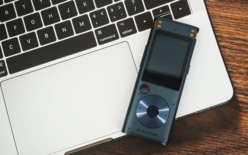 IFLYTEK Smart Voice Recorder SR302 Pro hands-on: completely offline and ...