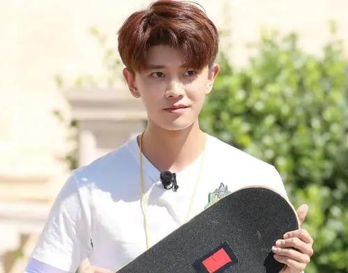 Ren Jialun disappointed in the June TV series actor list, Xiao Zhan ...