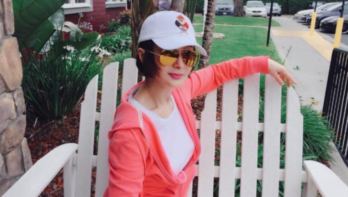 The ageless actress Pan Yingzi, 72 years old, has a light body and is ...