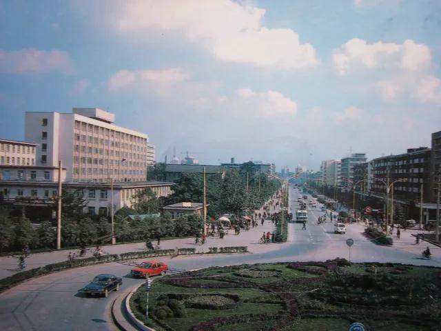 Take a look at the real photos taken in Chengdu in the 1980s, can you ...