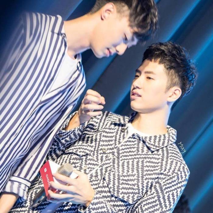 A close photo of Shi Baiyu and his friend Yang Menglin Xu Guanghan - iMedia