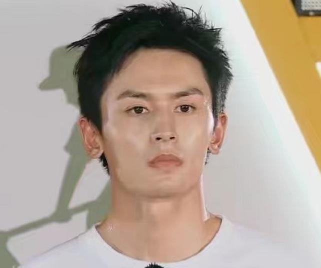 Zhang Zhehan's "take-off photos" came out, his face was greasy and he ...