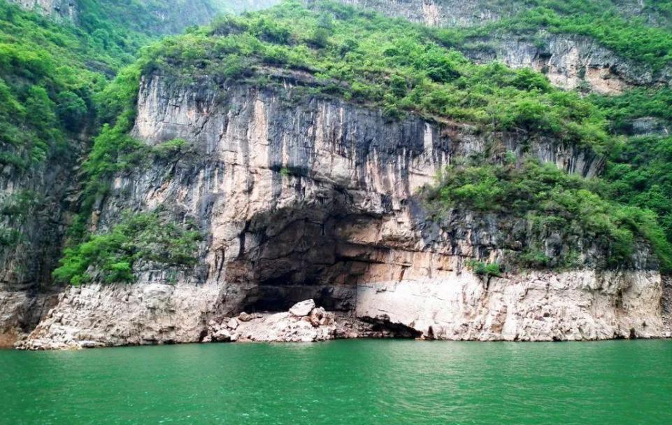 How to choose scenic spots for Three Gorges tourism?Shennv Creek, Small ...