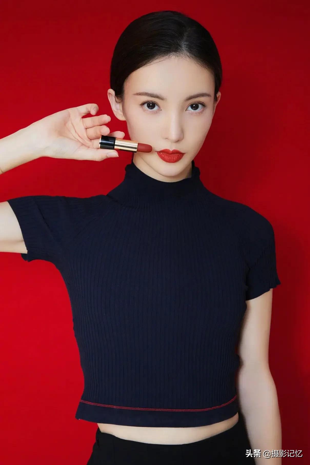 Jin Chen: Red lips and flames, jade skin like snow - iMedia