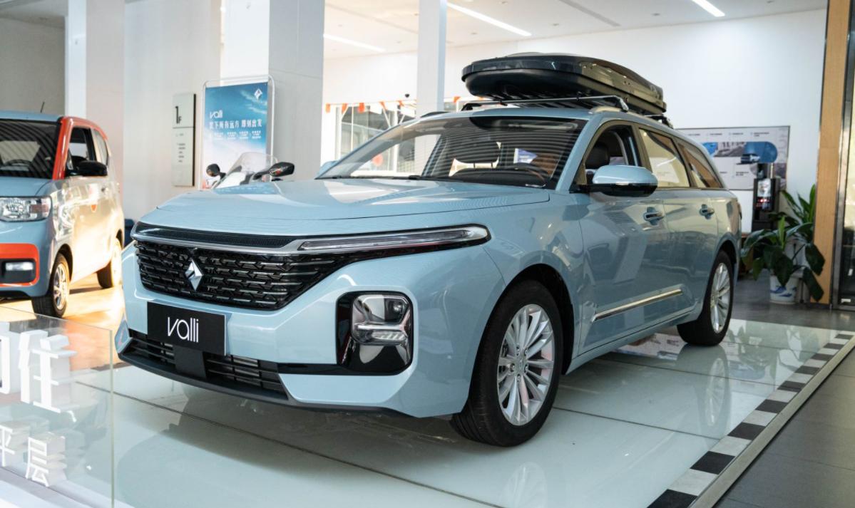 Family station wagon, the rear row can be laid down flat, equipped with ...