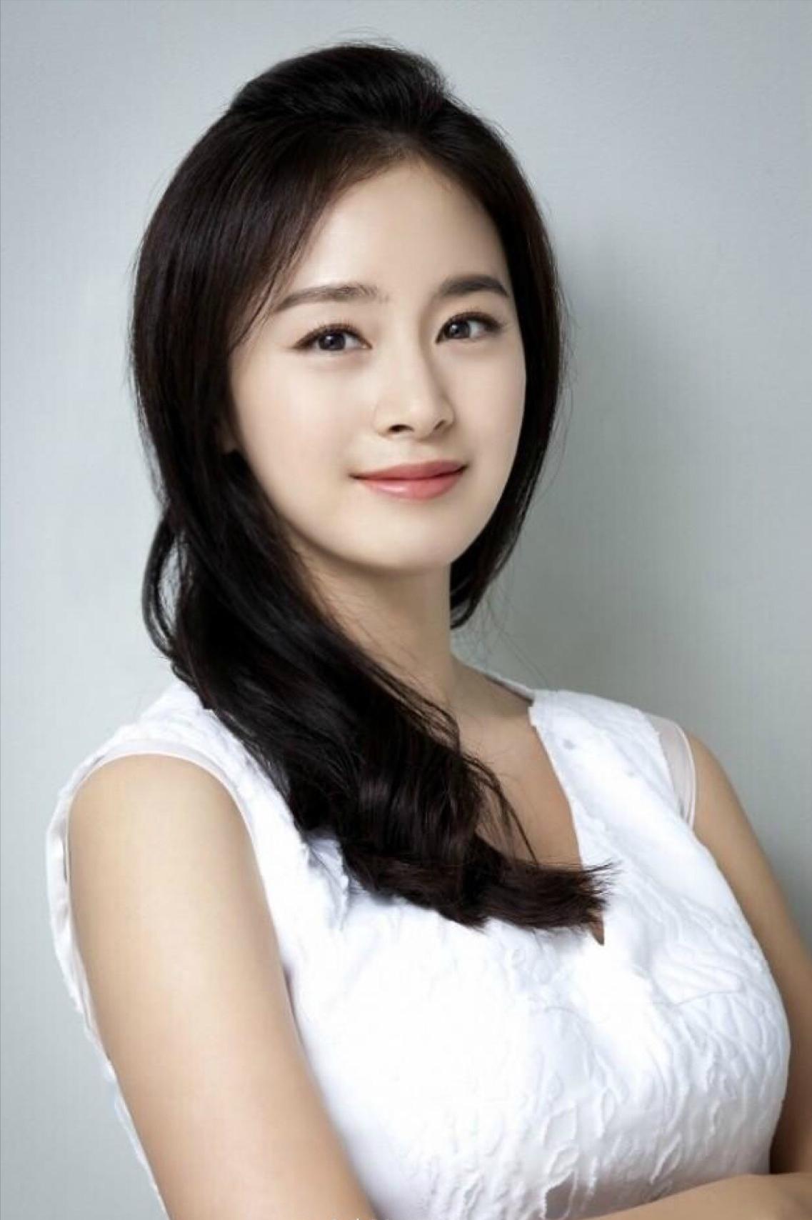Jian Yan: Still stunning after forty - iMedia