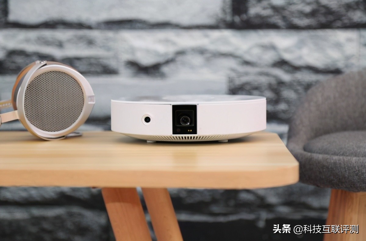 High-value and cost-effective projector, JmGO G9 smart strikes - iMedia