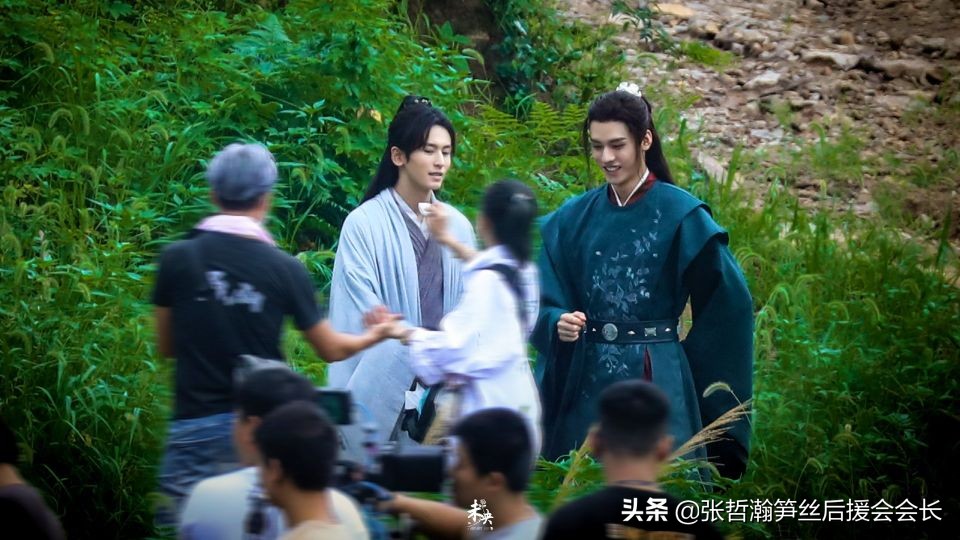 Only Fan Haizhe teaches you how to knock Zhang Zhehan Gong Jun - iMedia