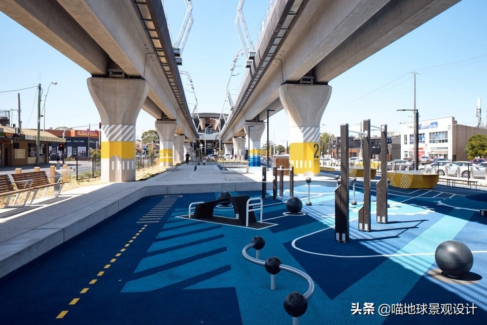 Design and utilization of space under the viaduct without wasting a ...