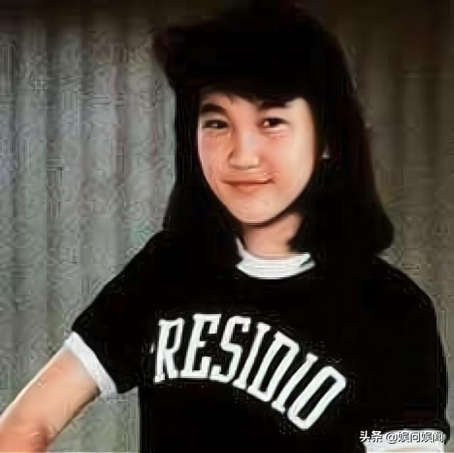 Coco Lee issued an article to celebrate his mother's birthday, the ...