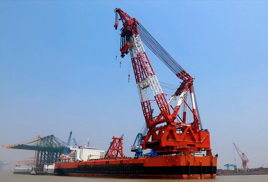 How powerful is China Zhenhua 30 Super Crane?Weighing 140,000 tons, it ...