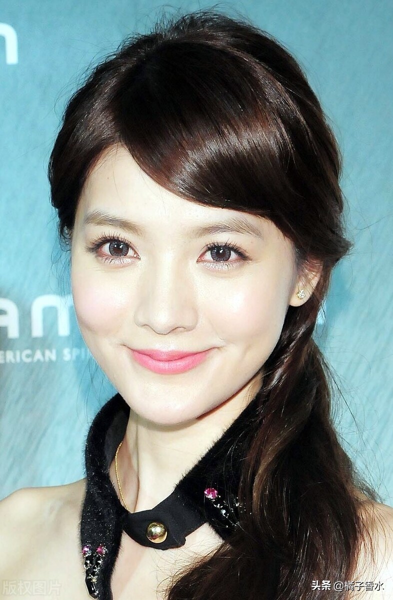 Taiwan's supermodel Wu Yaxin, with a high-profile appearance and a ...