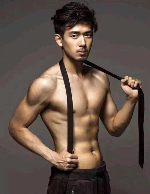 Count the celebrities' abdominal muscles, the action stars are amazing ...