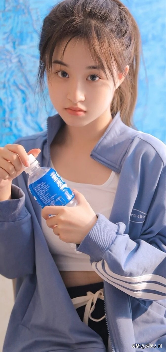 Strawberry-flavored girl Yan Yinan, pure and pure - iMedia