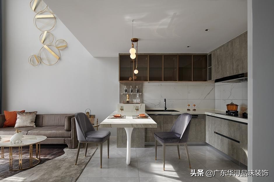 Her family's 99-square-meter duplex building, relatives said: It's too ...