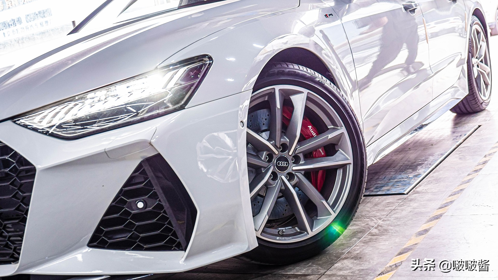 Audi A7 modified Aquipolo 9N brakes, it is the old driver who will step ...