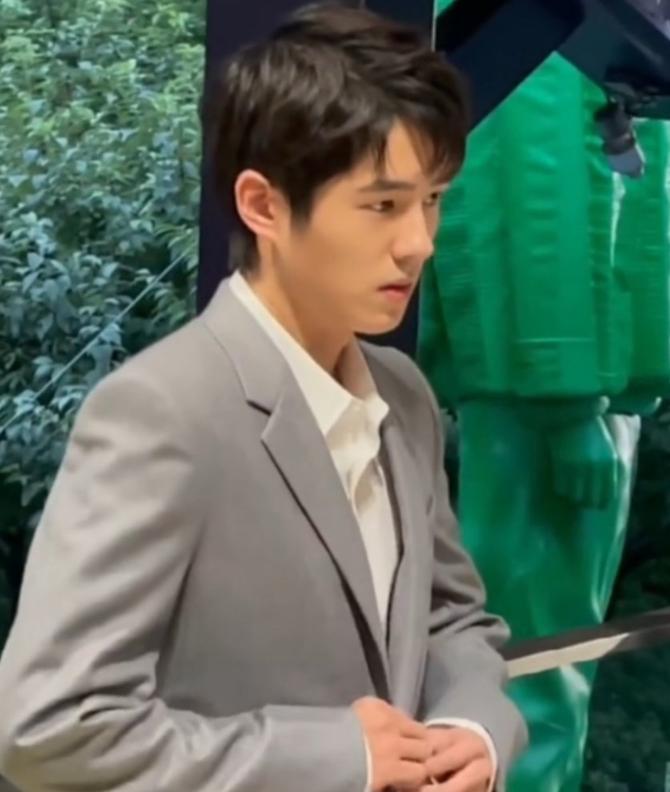 Live photos of the actor's big show, Liu Haoran has a full sense of ...