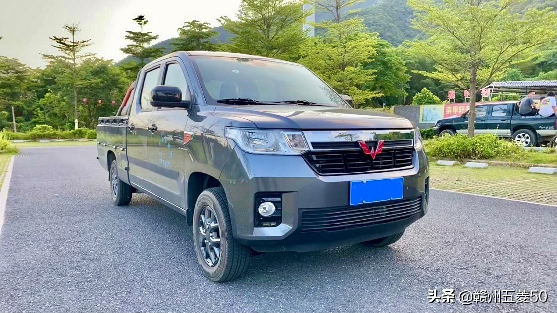 The full-flat cargo compartment is very convenient, and it has strong ...