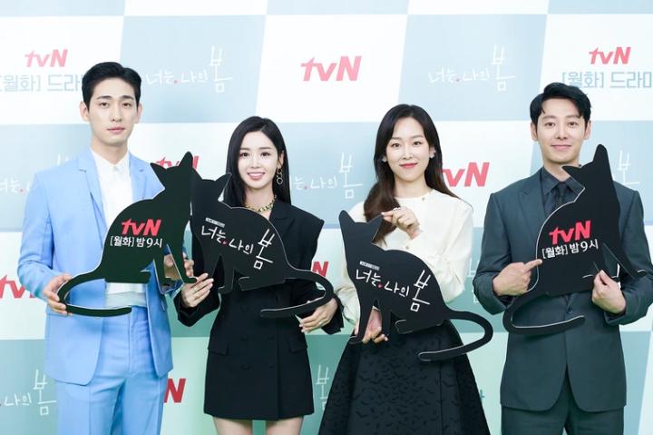 Xu Xuanzhen is under pressure from the "Queen of Love Drama" and turned ...