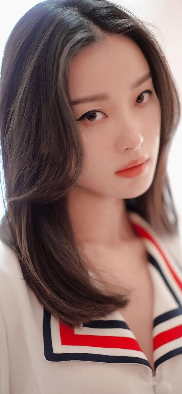 Ni Ni and Zhao Liying are both single. If you could choose, who would ...