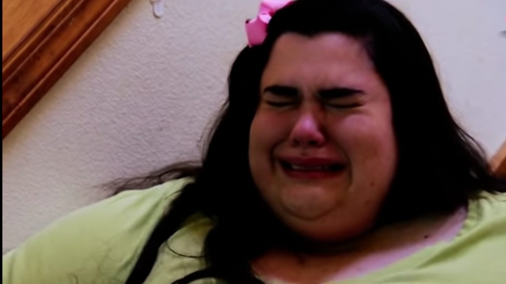 A fat girl gains 200 pounds for love, and she becomes a beautiful woman ...