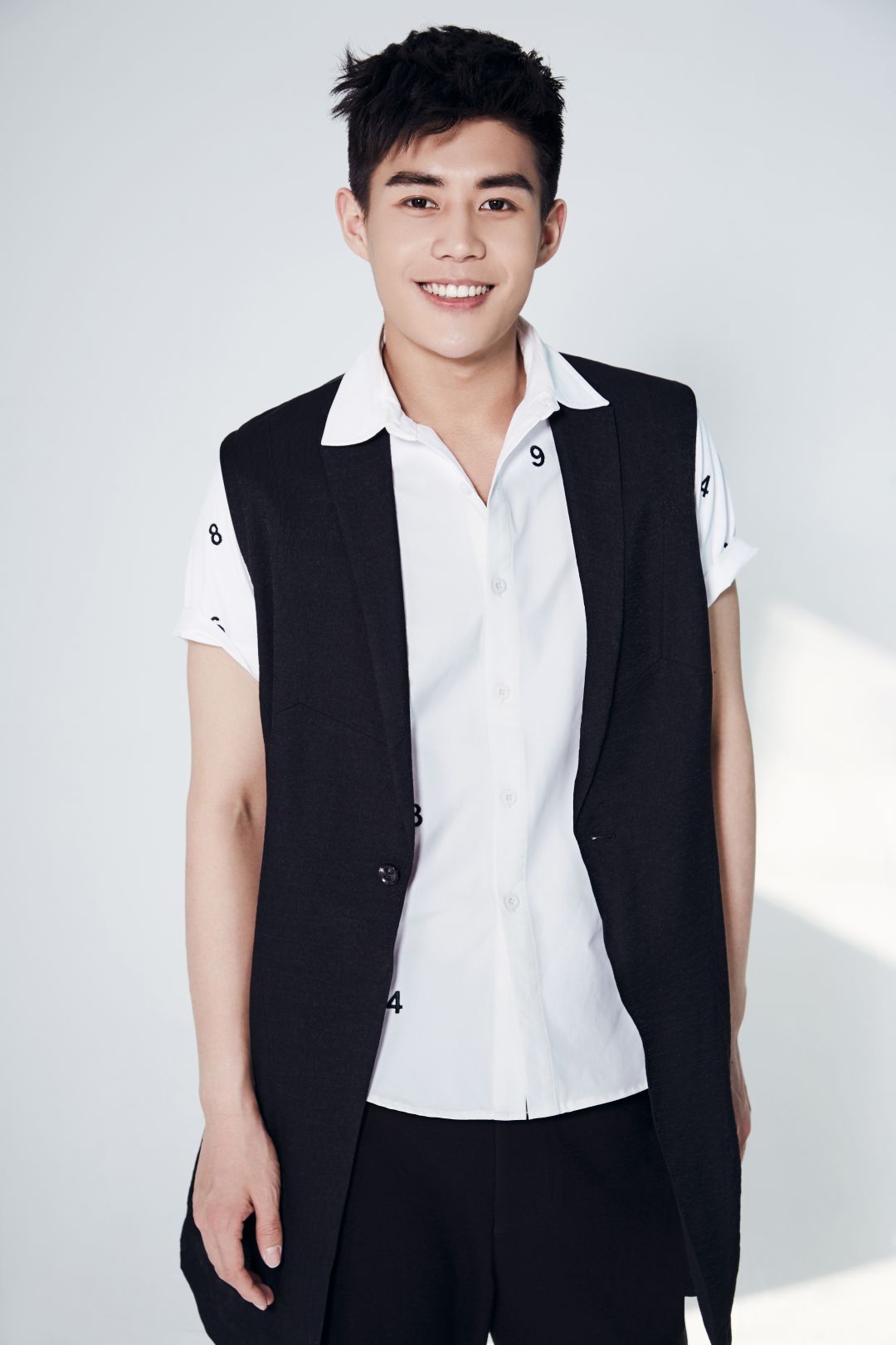 Of the five artists under Tang Yan, the first four are uninterested ...