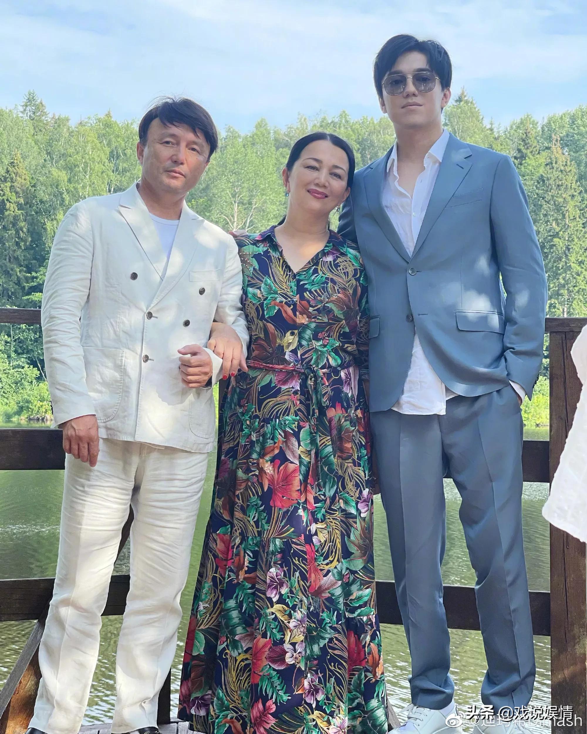 There is a kind of happiness called Dimash's sister!Good looks and good ...