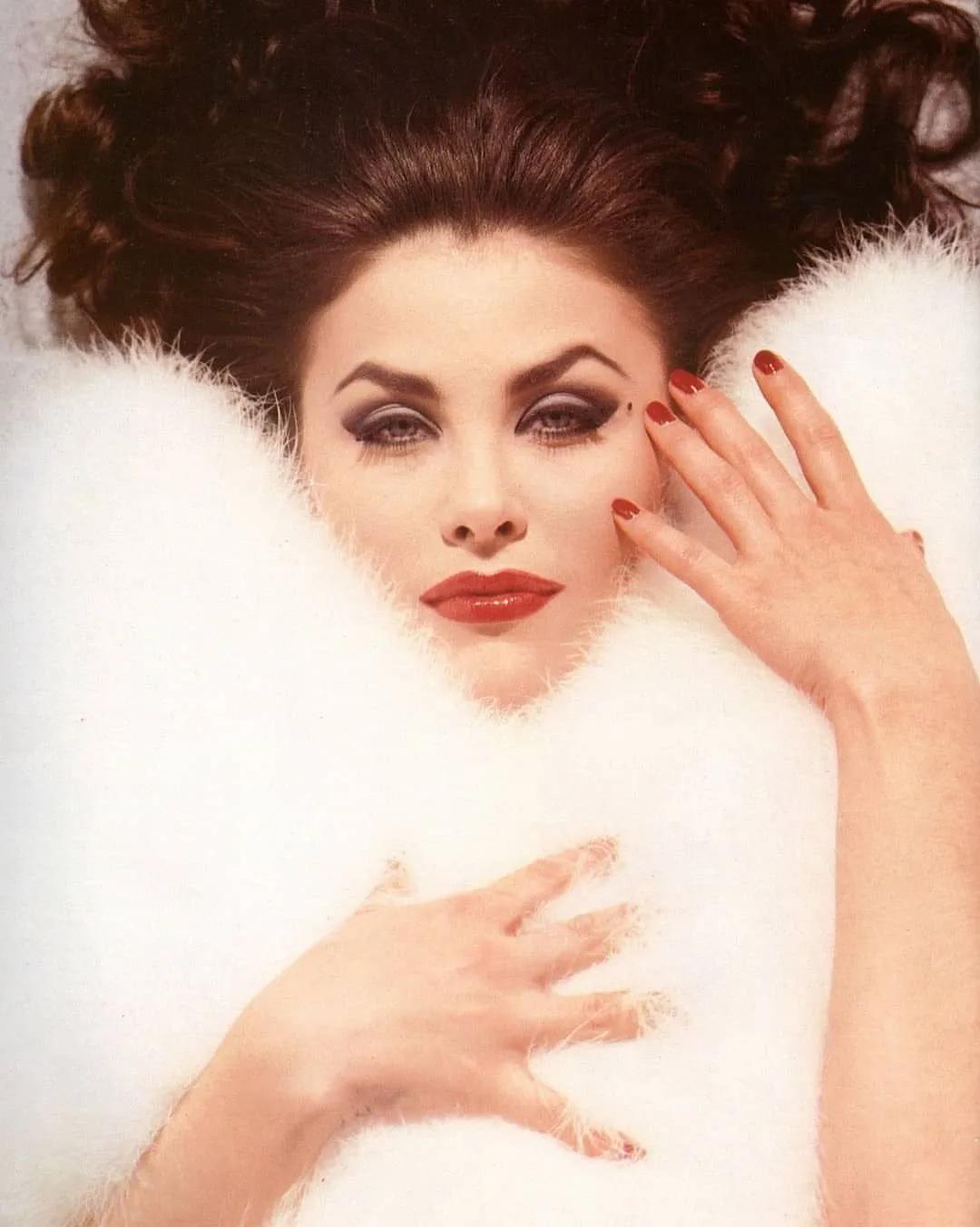 Rich in the old days: Sherilyn Fenn - iMedia