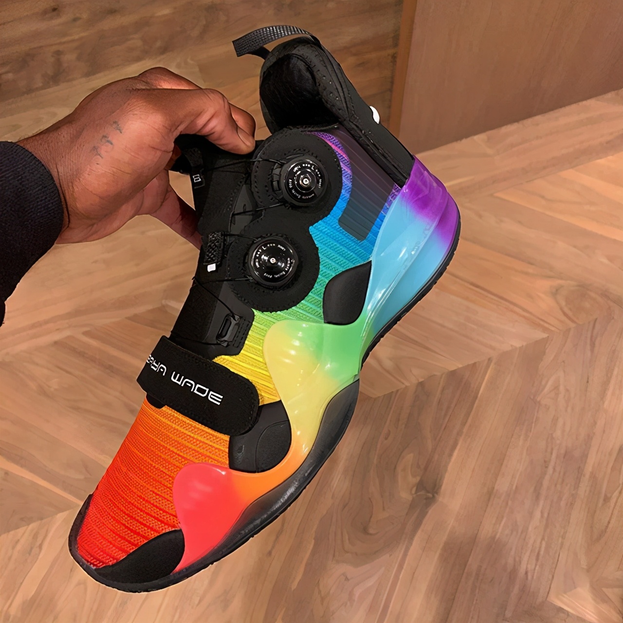 Li Ning VS Anta!The city's 9 new color schemes are exposed, and the ...