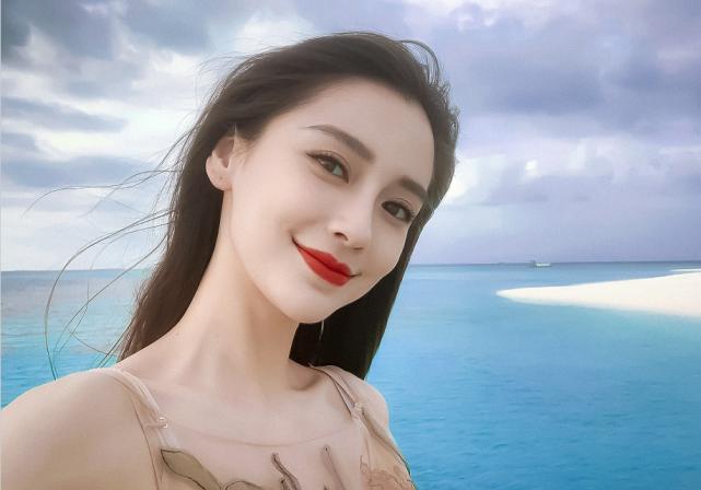 Angelababy filmed Reuters with obvious bandages on his face, sallow ...