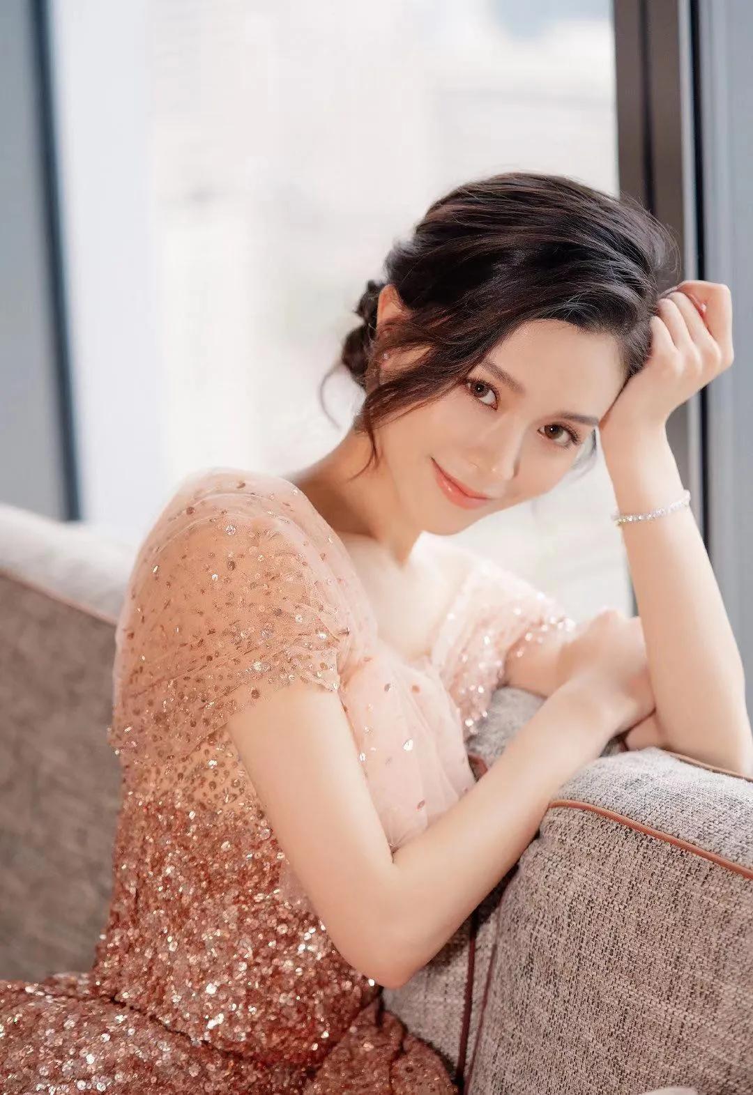 The beauty Wen Yongshan is really hot!Many new films will cooperate ...