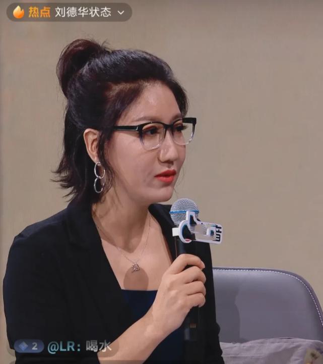 Andy Lau on the 40th anniversary of his debut on Douyin live broadcast ...