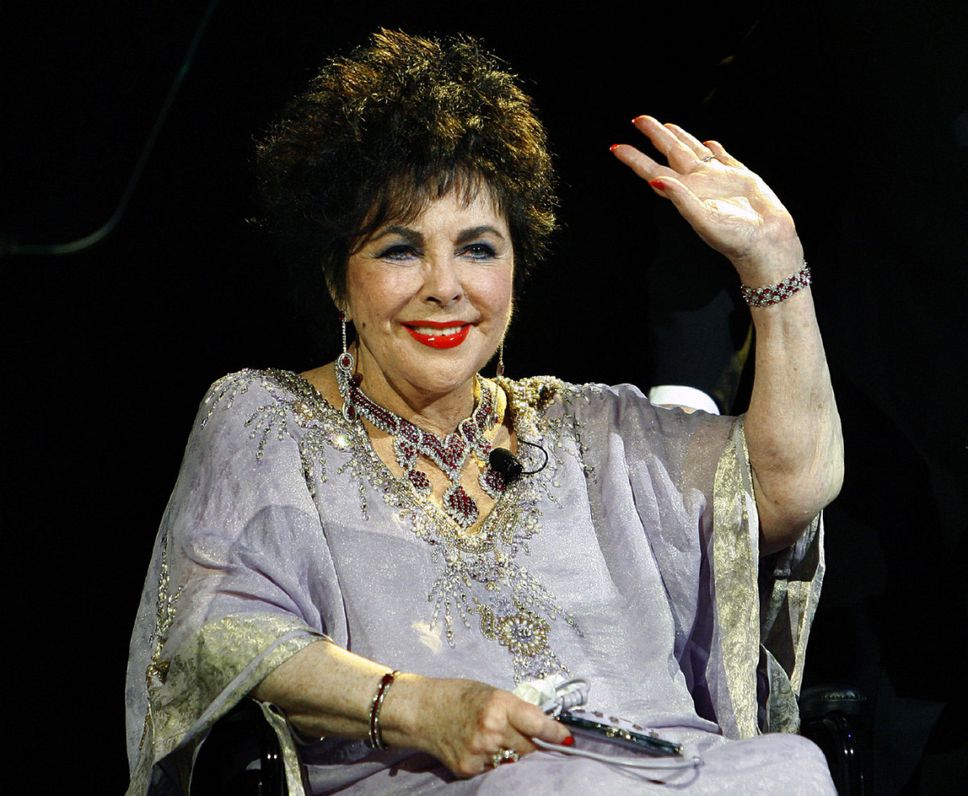 Elizabeth Taylor Red Carpet Secret: Choose dresses according to jewelry ...