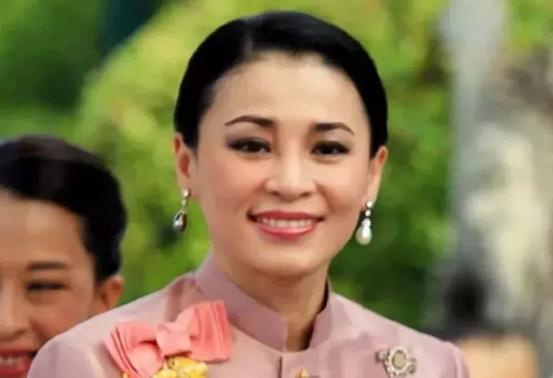 How beautiful is the 66-year-old Thai first lady?Makes the 23-year-old ...