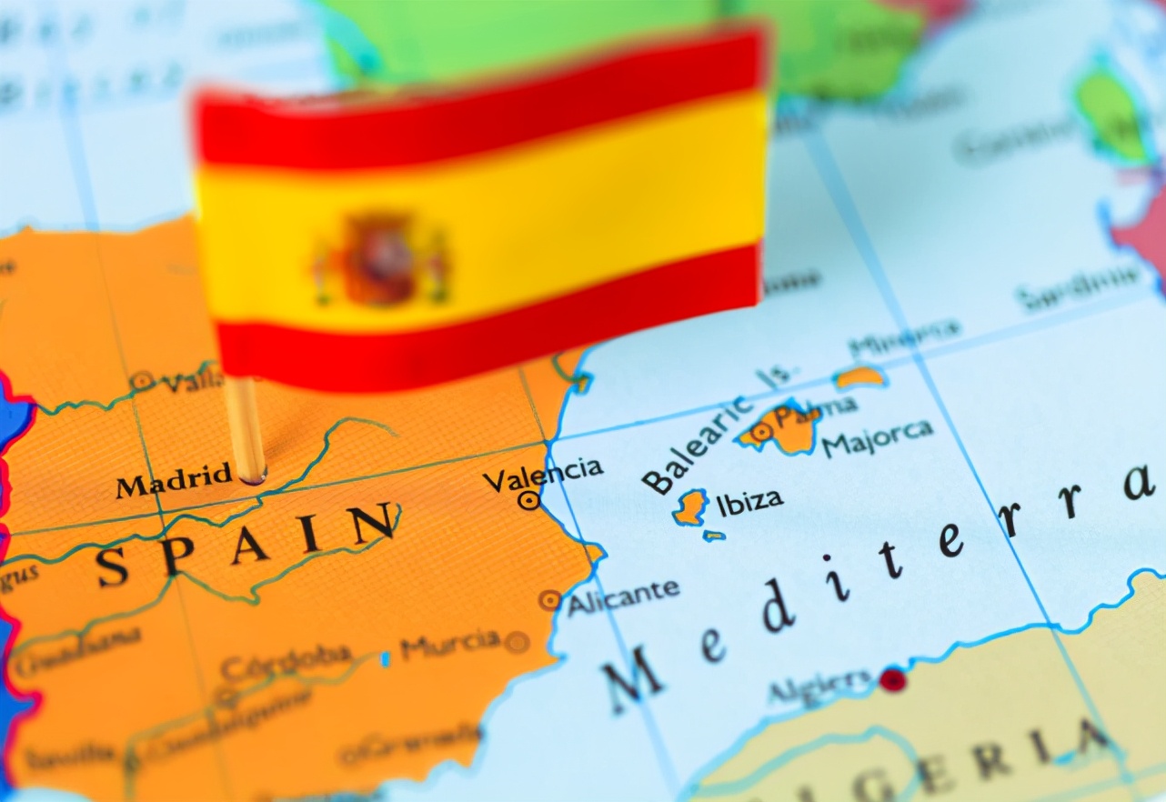 New data on Spanish immigration, over 50,000 Spanish non-profits have ...