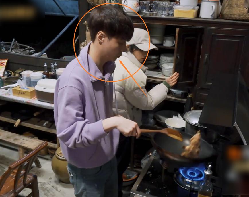 Zhang Yixing took the initiative to share responsibility for Huang Lei ...