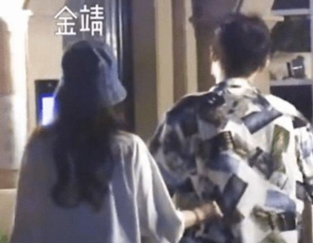 Jin Jing Shu Yicheng was photographed, and his love affair adds real ...